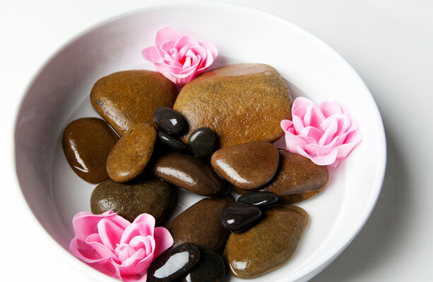 Why did Google tell people to eat rocks and glue cheese to pizza?