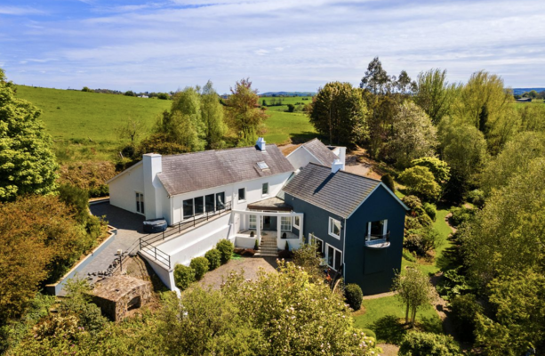 Take the grand tour of this countryside estate in the sunny southeast ...