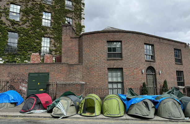 Asylum seekers staying in tents on Leeson Street moved on without ...
