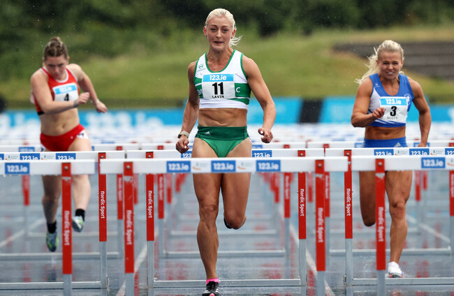 Sarah Lavin impresses to retain 100m hurdles title · The 42