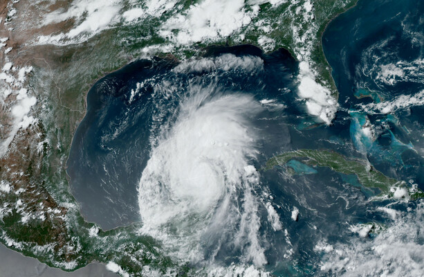 Texas braces for Beryl as storm predicted to regain hurricane strength ...