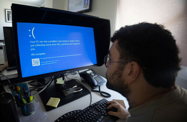 Experts warn fallout of global tech outages could continue for weeks as ...