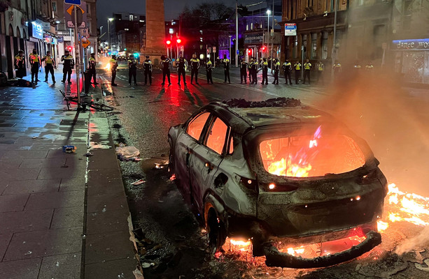 Man who set fire to Garda car in Dublin riot apologises 'to the ...