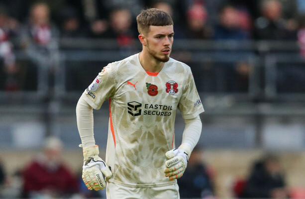 Irish goalkeeper Josh Keeley scores 99th-minute equaliser · The 42