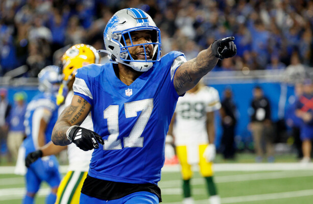 Lions clinch NFL playoff berth with gutsy 34-31 win over Packers