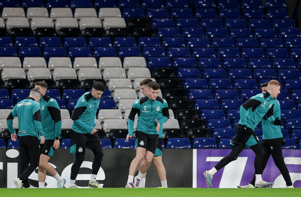 3,000 Shamrock Rovers fans descend on London for a Christmas cracker ...