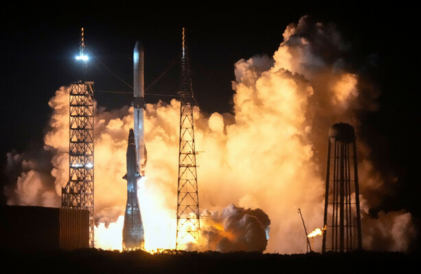 Jeff Bezos' space company launches first rocket into space after years ...