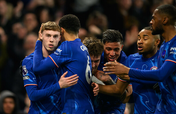 Chelsea back into top four after beating West Ham, Sunderland get ...