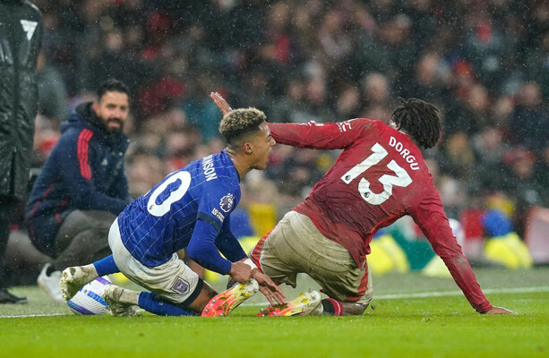 Amorim defends new defender Dorgu over red card tackle - 'Sometimes you ...