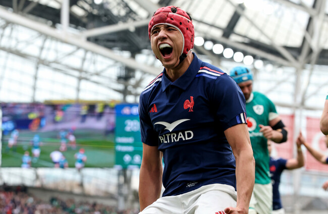 Brilliant Bleus batter Ireland to take control of the Six Nations