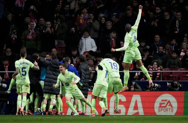 Barcelona rally from two goals down to defeat Atletico and land blow in ...