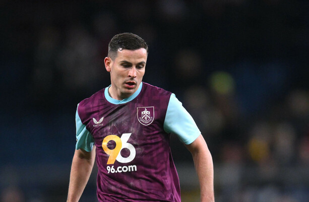 Josh Cullen helps Burnley edge out Norwich to return to top of Championship