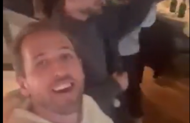 Harry Kane kicks off Bayern Munich celebrations as Bundesliga title ...