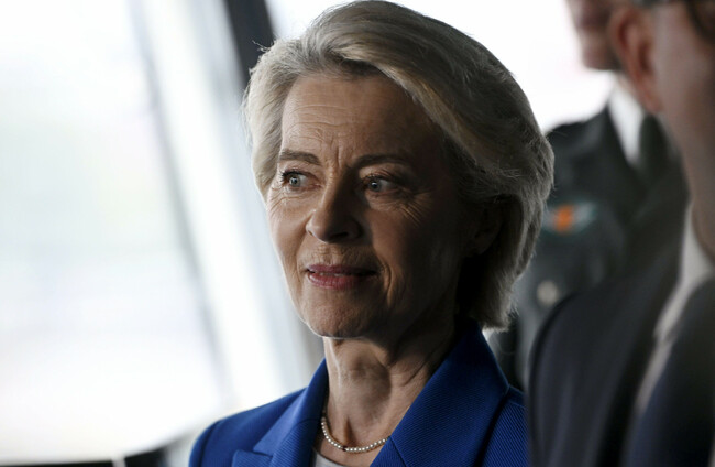 Plane carrying Ursula von der Leyen forced to land with paper maps ...