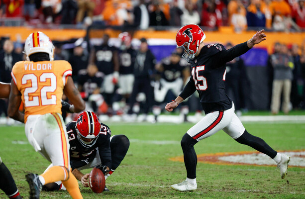 Atlanta Falcons edge reeling Tampa Bay Buccaneers · The 42