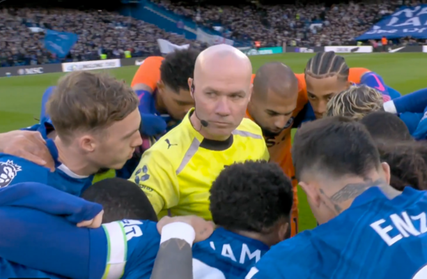Rosenior unhappy with referee after bizarre huddle incident in Chelsea loss