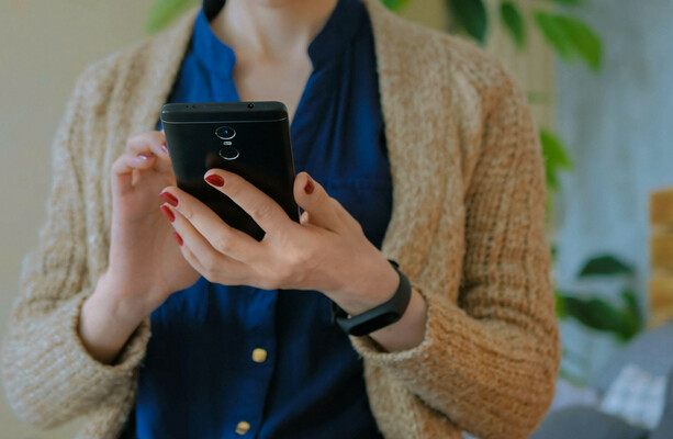 Watchdog warns of spike in scam text messages, as new customs charges ...
