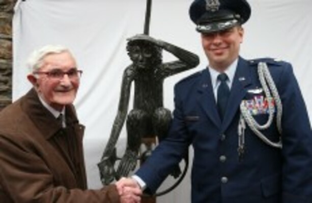 US Army's Tojo the Monkey gets his own statue in Cork · TheJournal.ie