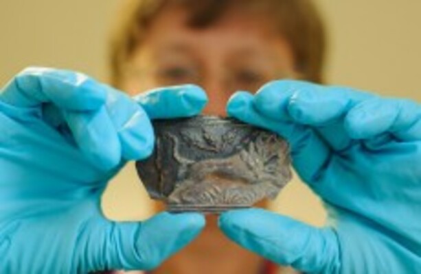 Thousands of ancient Roman artifacts uncovered in London City dig