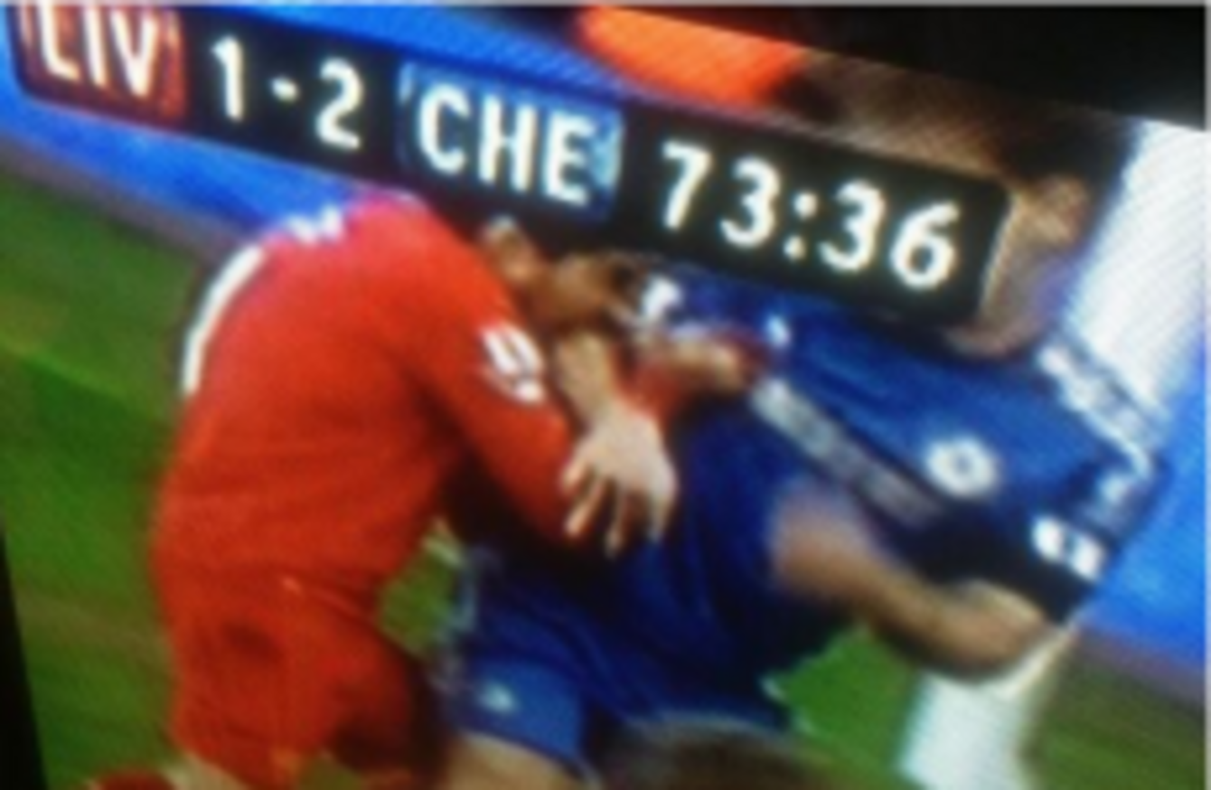 VIDEO: Luis Suarez appears to bite Branislav Ivanović · The42