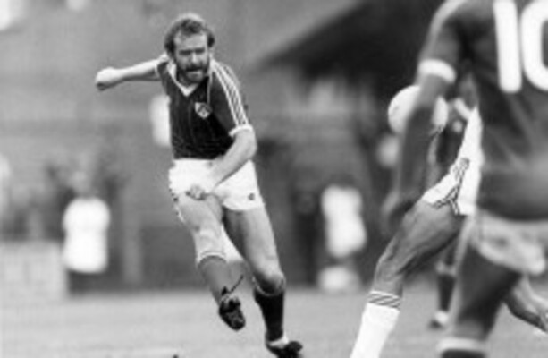 Former Ireland international Tony Grealish dies aged 56 · The 42