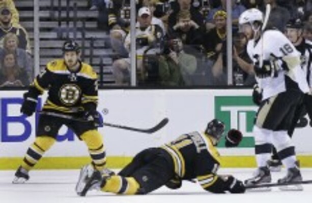 NHL player breaks leg throwing himself at shot, gets up and plays on