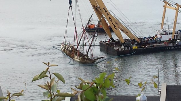 After six weeks on the rocks, Tall Ship Astrid towed to Kinsale Harbour