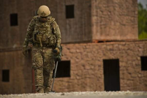 Pics: This is what a day of military bomb squad training is like