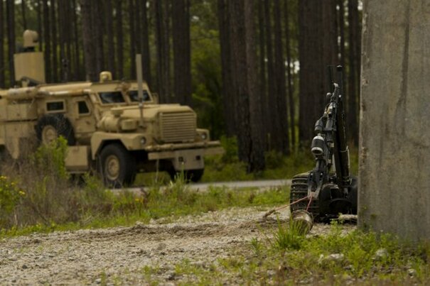 Pics: This is what a day of military bomb squad training is like
