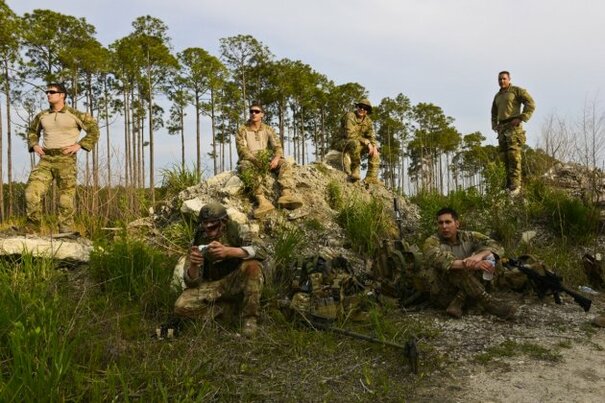 Pics: This is what a day of military bomb squad training is like
