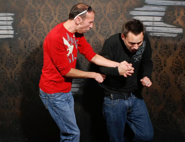 13 hilarious pictures of people getting terrible frights