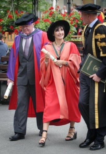 A love letter to Ireland's queen, Enya · The Daily Edge