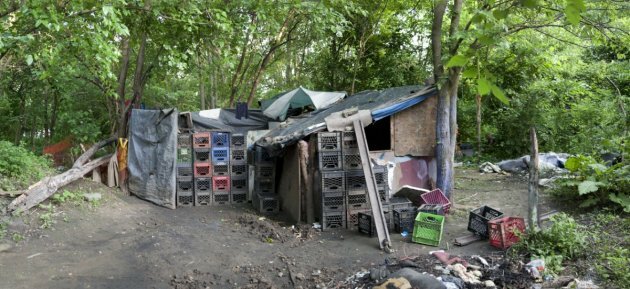 PHOTOS: Baltimore's homeless men make their own shelters from doors and ...