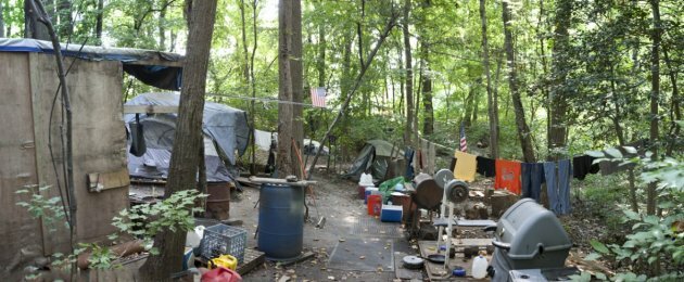 PHOTOS: Baltimore's homeless men make their own shelters from doors and ...