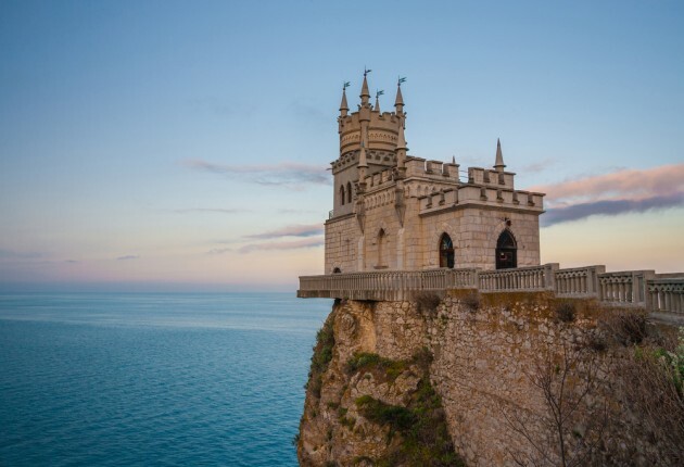 8 insanely beautiful castles you can dream about living in