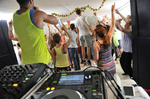 Hundreds of people went to an early-morning rave in Dublin. And they ...