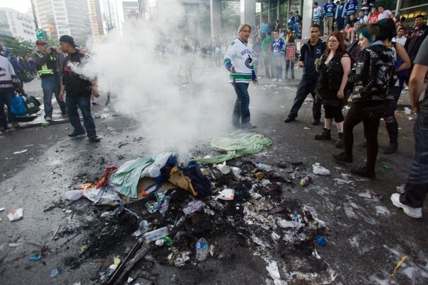 Gallery: Riots in Vancouver after hockey team thrashed in Stanley Cup ...