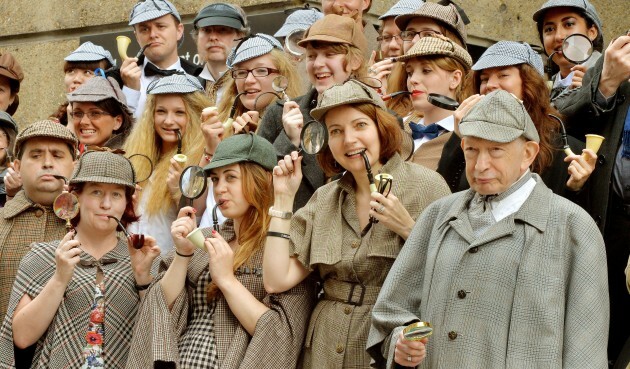 Sherlock fans attempt world record for most people dressed as Holmes in ...