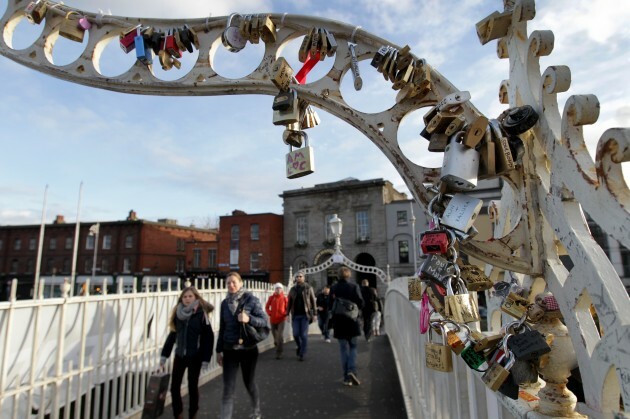 Here's the new plan to stop people putting love locks on the Ha'penny ...