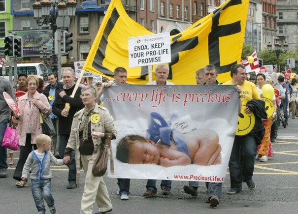 Gallery: Pro-Life and Pro-Choice groups march in Dublin · TheJournal.ie