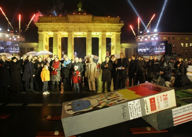 In Photos: 25 years ago today the Berlin Wall fell · TheJournal.ie