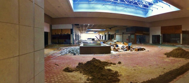 23 creepy photos of abandoned, empty shopping centres · The Daily Edge