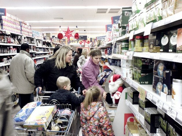10 things you'll only understand if you've worked retail at Christmas time