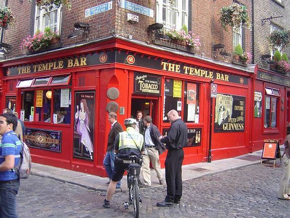 Here's what it's REALLY like to go out on the town in Temple Bar
