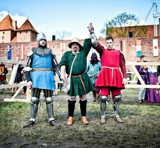 Forget Mixed Martial Arts - check out Medieval Armoured Combat...