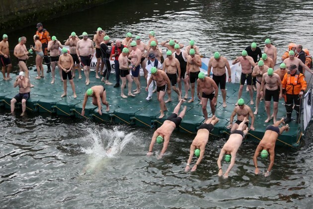 11 of the best photos from today’s Liffey Swim · TheJournal.ie