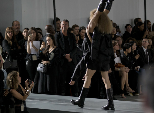These models 69ing as part of a catwalk show have certainly turned heads