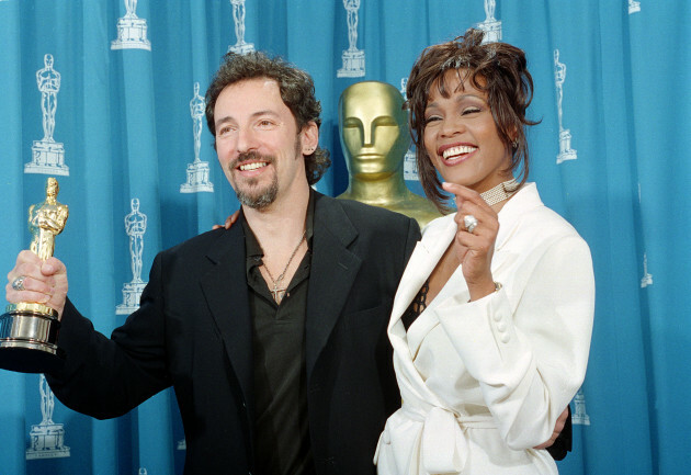 41 glorious Oscars red carpet photos from the 1990s · The Daily Edge