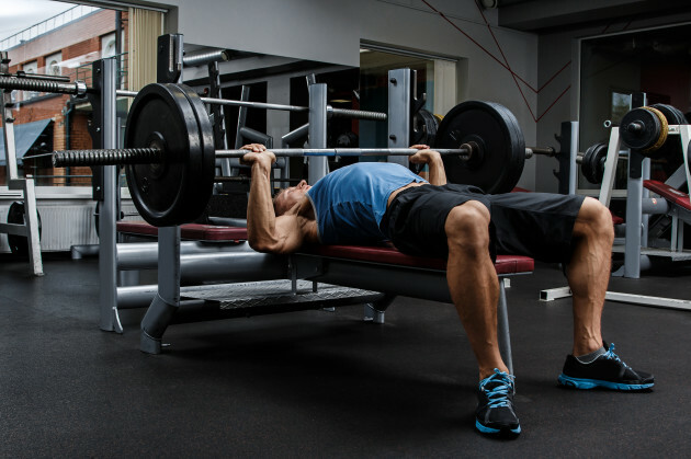 How much do you bench? 10 steps to mastering the ‘king of upper body ...