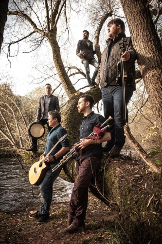 This trad band's impromptu performance while stuck in a traffic jam is ...
